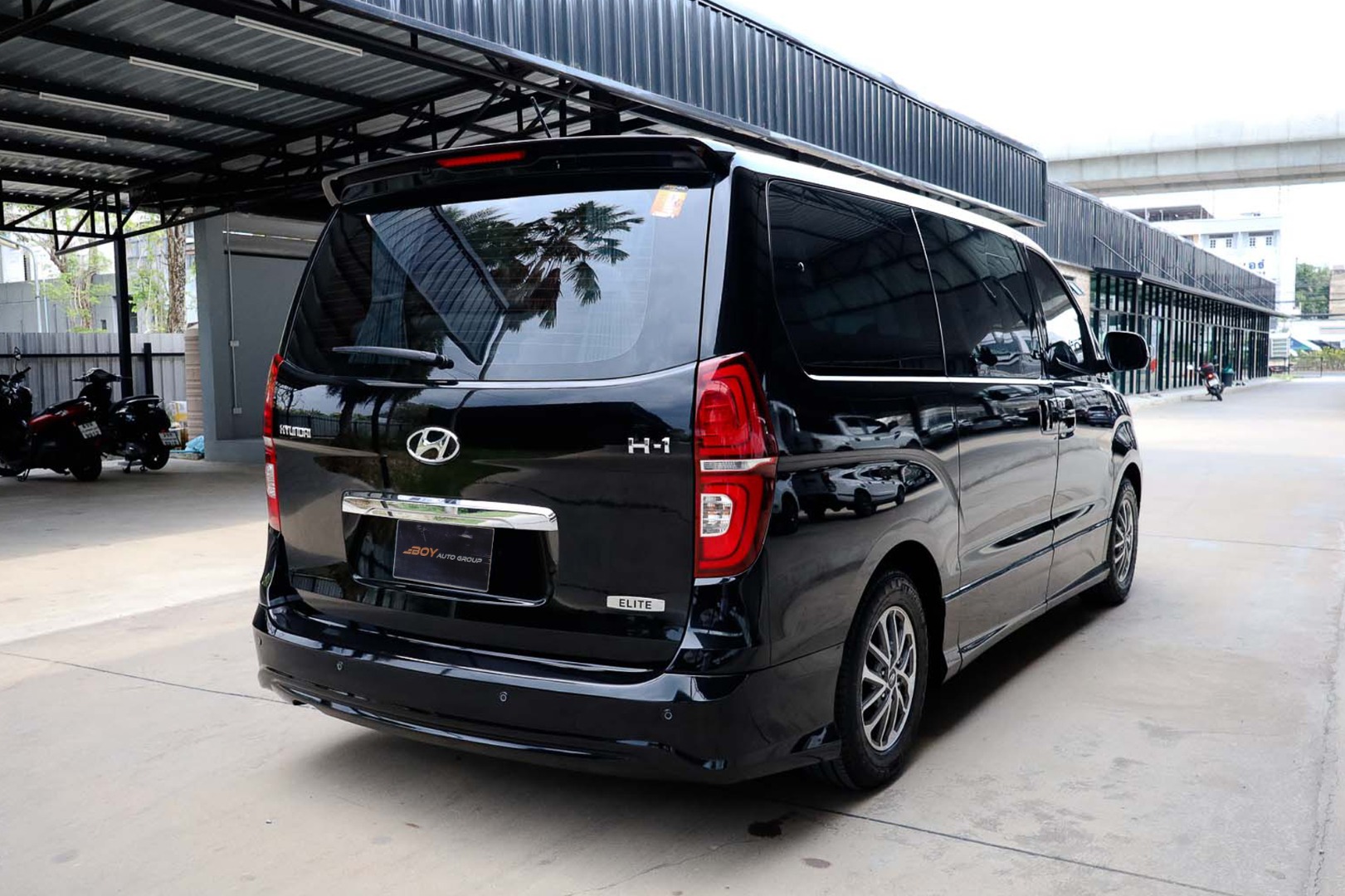 HYUNDAI H1 2.5 ELITE (11ที่นั่ง)(MNC)(RA2624) | Boy Auto Group