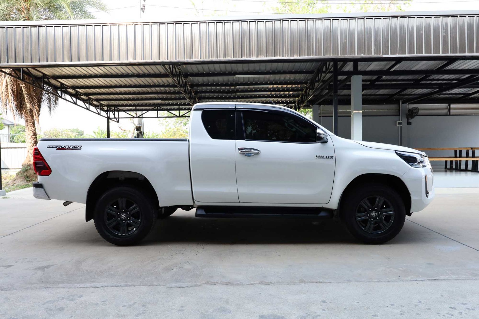 TOYOTA HILUX REVO SMART CAB PRERUNNER 2.4 MID (B1482) | Boy Auto Group