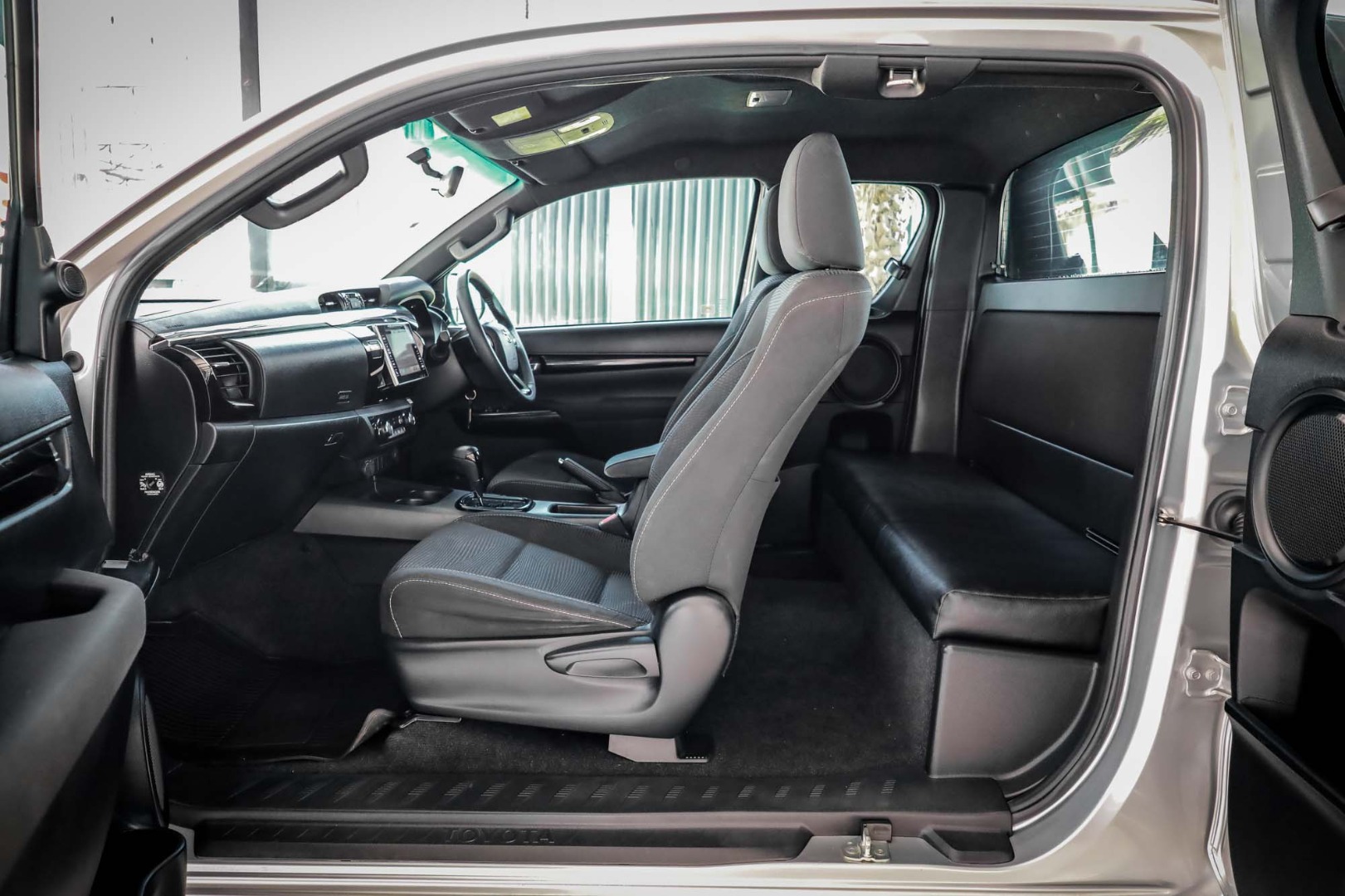 TOYOTA HILUX REVO SMART CAB PRERUNNER 2.4 ROCCO (B1503) | Boy Auto Group